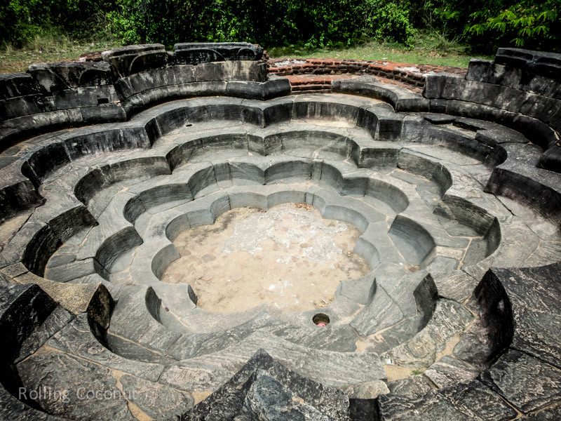 Visit Anuradhapura and Polonnaruwa in Sri Lanka - OOAworld